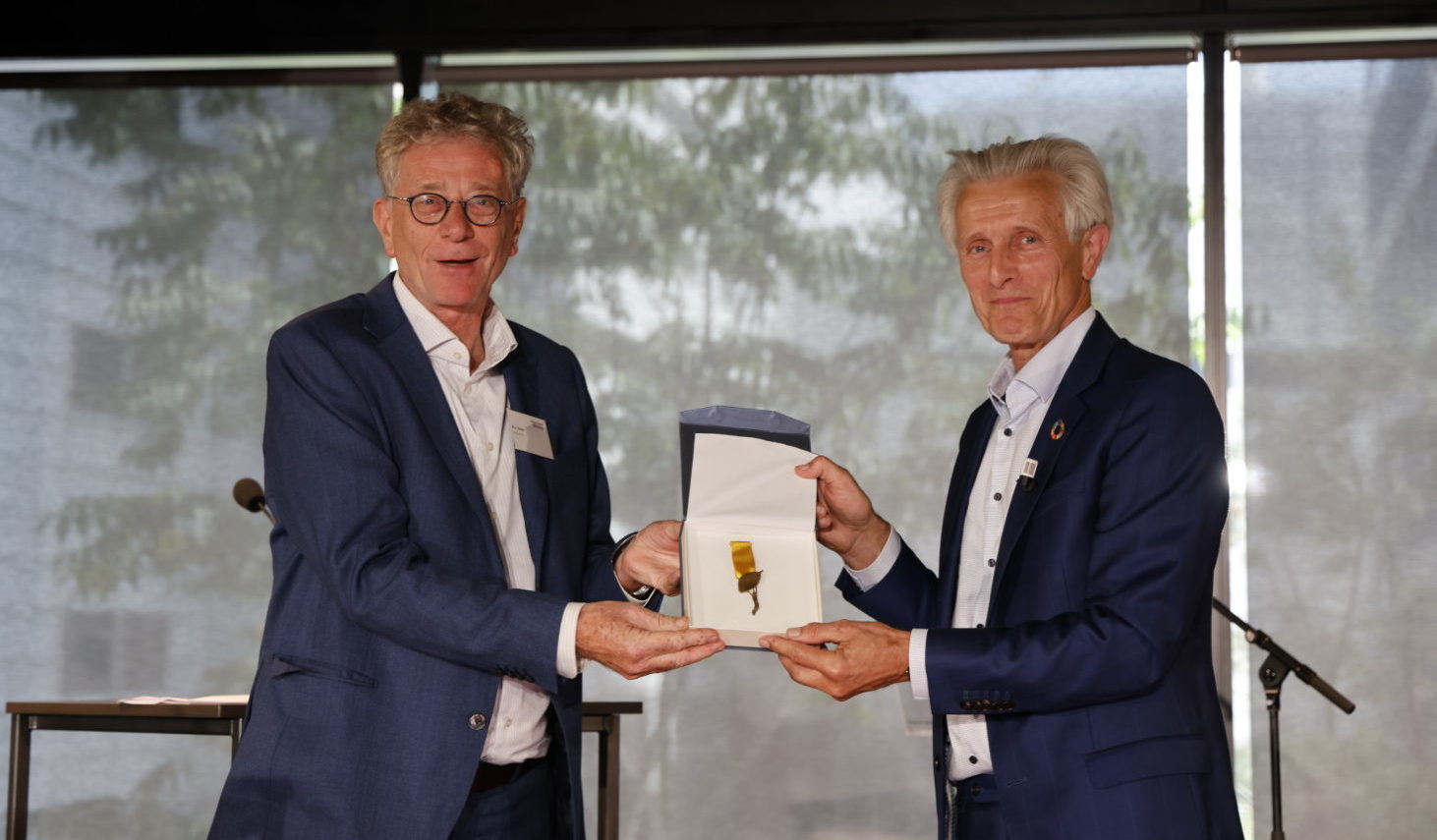 Nico Roozen krijgt duurzaam lintje - Solidaridad